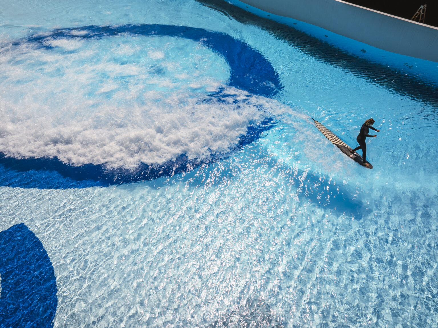 Endless Surf | Next-Generation Surf Pool Technology | WhiteWater