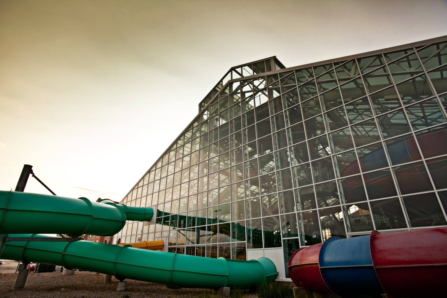 WaTiki Indoor Waterpark Resort - WhiteWater