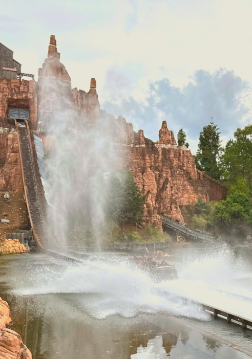 Warner Bros. Movie World Water Ride Upgrade - WhiteWater