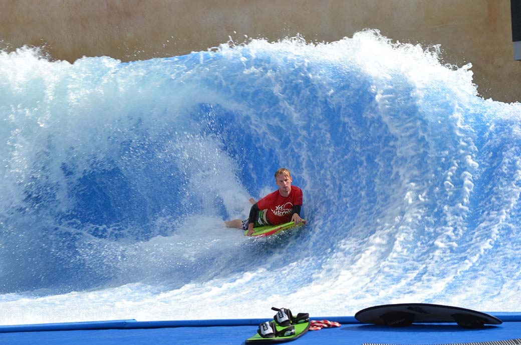 FlowCurl Surf Machine by FlowRider® - WhiteWater
