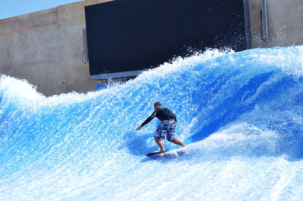 FlowCurl Surf Machine by FlowRider® - WhiteWater